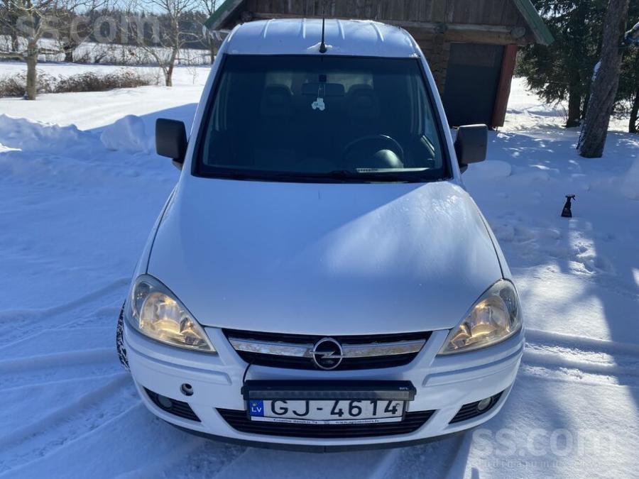 Balts Opel Combo 2007 Cēsis, ar dzinēja tilpumu 1.30 L un nobraukumu 351 tūkst. km par 1750 €, foto 3 vietnē AUTOMOTO.COM.LV