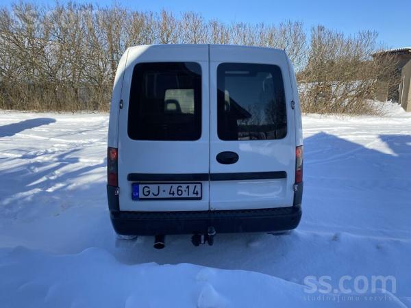 White Opel Combo 2007 in Cesis, with an engine capacity of 1.30 L and mileage of 351 thousand km for 1750 €, photo 5 on AUTOMOTO.COM.LV