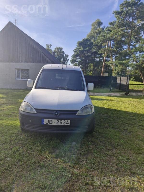 White Opel Combo 2007 in Jurmala, with an engine capacity of 1.30 L and mileage of 430 thousand km for 1300 €, photo 2 on AUTOMOTO.COM.LV