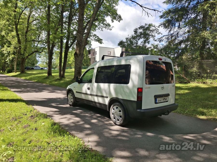 Balts Opel Combo 2010 Tallina, ar dzinēja tilpumu 1.60 L un nobraukumu 245 tūkst. km par 2499 €, foto 5 vietnē AUTOMOTO.COM.LV