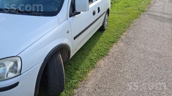 Белый Опель Комбо груз.-пасс. 2010 в Алуксне, объемом двигателя 1.30 л и пробегом 263 тыс. км за 3000 €, фото 2 на AUTOMOTO.COM.LV