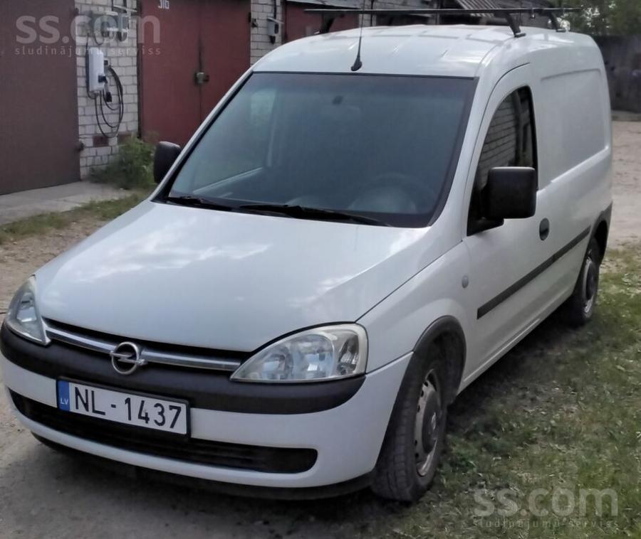 White Opel Combo 2011 in Riga, with an engine capacity of 1.30 L and mileage of 161 thousand km for 9990 €, photo 5 on AUTOMOTO.COM.LV