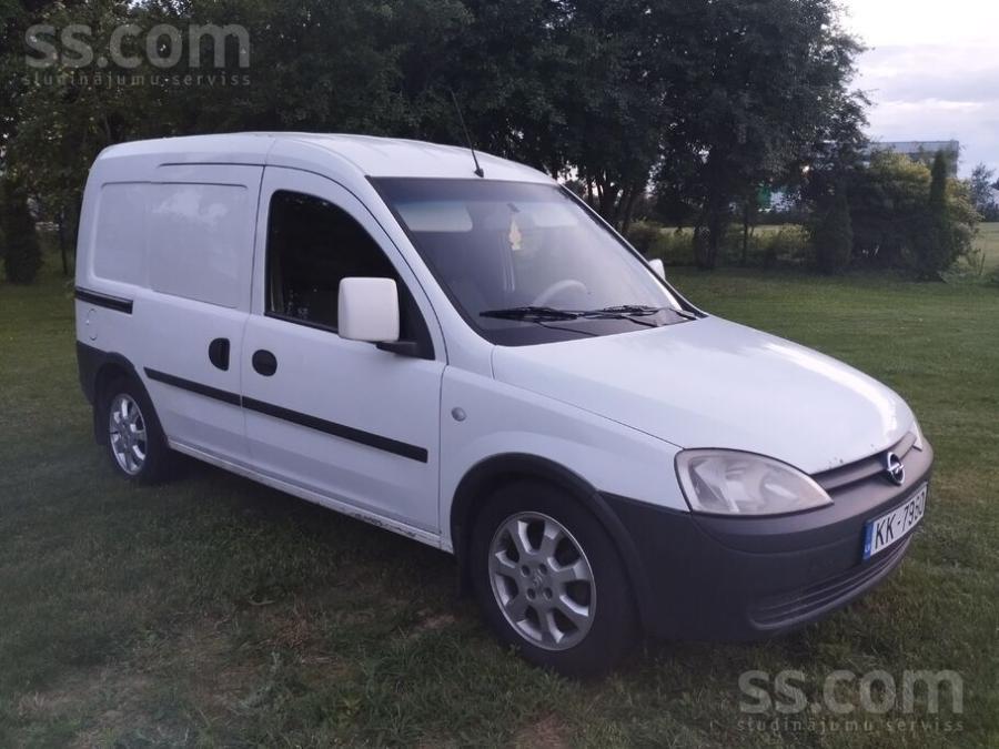 White Opel Combo 2011 in Riga, with an engine capacity of 1.30 L and mileage of 365 thousand km for 1950 €, photo 4 on AUTOMOTO.COM.LV