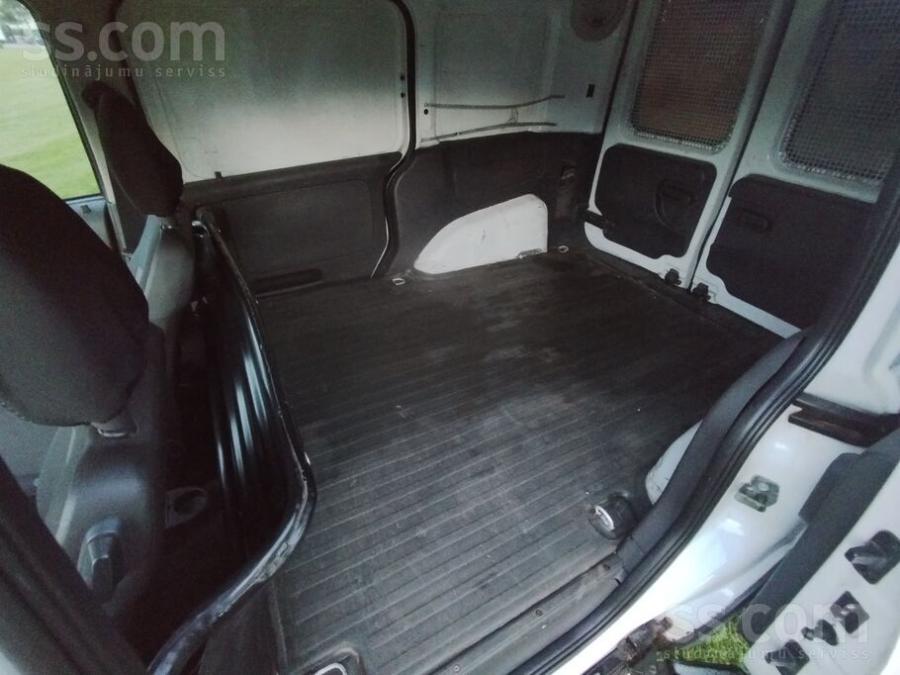White Opel Combo 2011 in Riga, with an engine capacity of 1.30 L and mileage of 365 thousand km for 1950 €, photo 9 on AUTOMOTO.COM.LV