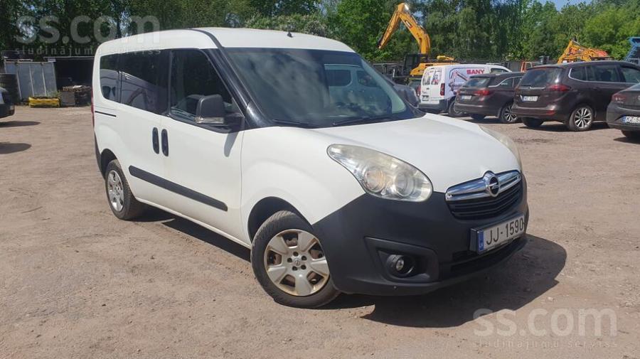White Opel Combo 2013 in Riga, with an engine capacity of 1.30 L and mileage of 283 thousand km for 2500 €, photo 1 on AUTOMOTO.COM.LV
