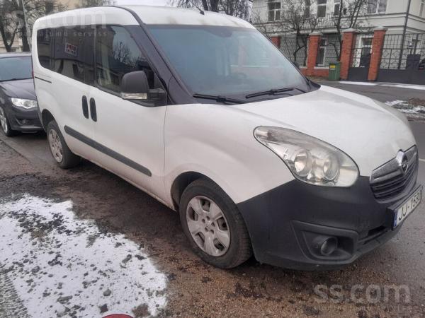 White Opel Combo 2013 in Riga, with an engine capacity of 1.30 L and mileage of 300 thousand km for 2100 €, photo 5 on AUTOMOTO.COM.LV