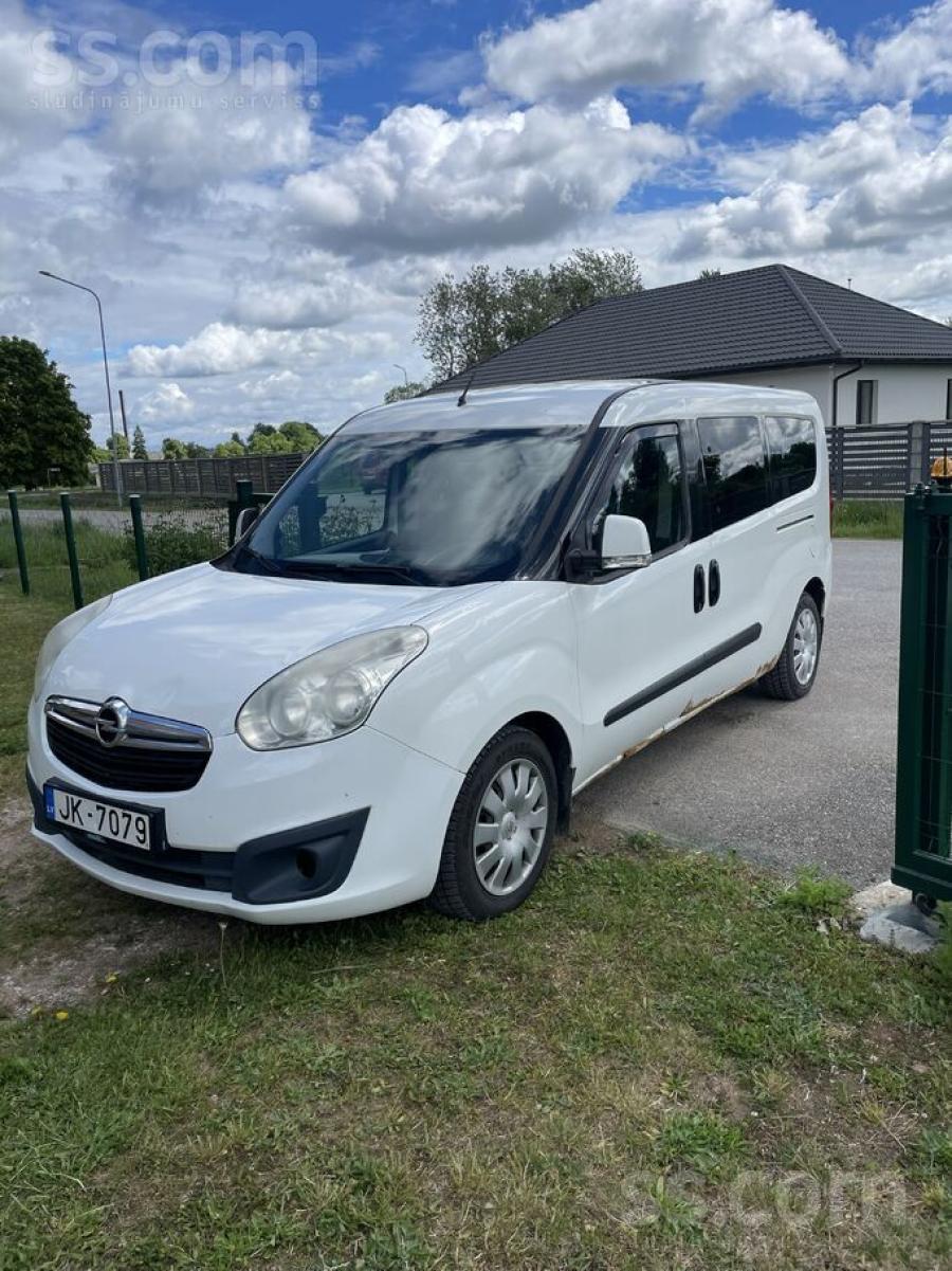 White Opel Combo 2013 in Tukums, with an engine capacity of 2.00 L and mileage of 388 thousand km for 1500 €, photo 1 on AUTOMOTO.COM.LV