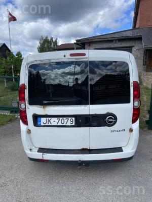 White Opel Combo 2013 in Tukums, with an engine capacity of 2.00 L and mileage of 388 thousand km for 1500 €, photo 6 on AUTOMOTO.COM.LV