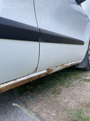 White Opel Combo 2013 in Tukums, with an engine capacity of 2.00 L and mileage of 388 thousand km for 1500 €, photo 10 on AUTOMOTO.COM.LV