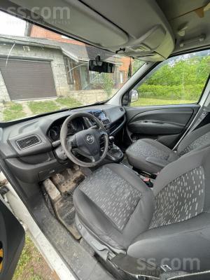 White Opel Combo 2013 in Tukums, with an engine capacity of 2.00 L and mileage of 388 thousand km for 1500 €, photo 11 on AUTOMOTO.COM.LV