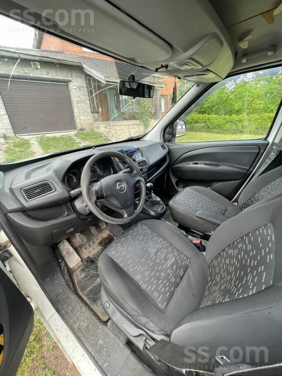 White Opel Combo 2013 in Tukums, with an engine capacity of 2.00 L and mileage of 388 thousand km for 1500 €, photo 11 on AUTOMOTO.COM.LV