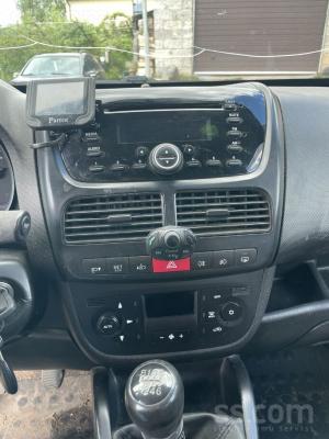White Opel Combo 2013 in Tukums, with an engine capacity of 2.00 L and mileage of 388 thousand km for 1500 €, photo 12 on AUTOMOTO.COM.LV