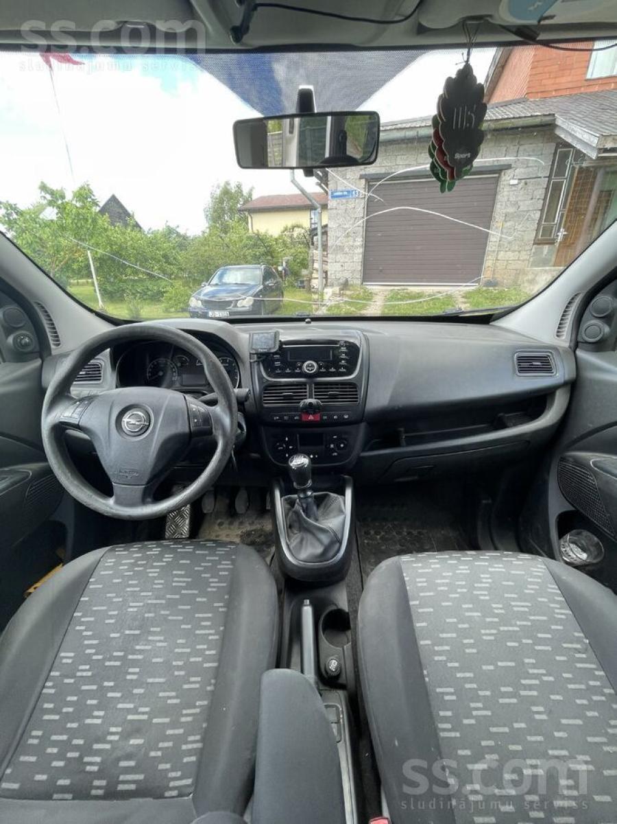 White Opel Combo 2013 in Tukums, with an engine capacity of 2.00 L and mileage of 388 thousand km for 1500 €, photo 16 on AUTOMOTO.COM.LV