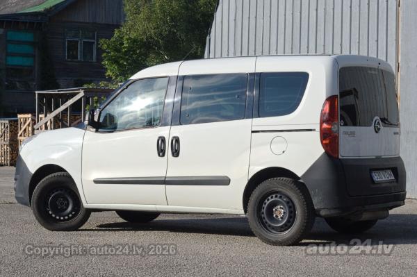 Balts Opel Combo 2013 Pērnava, ar dzinēja tilpumu 1.40 L un nobraukumu 224 tūkst. km par 2800 €, foto 3 vietnē AUTOMOTO.COM.LV