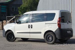 Balts Opel Combo 2013 Pērnava, ar dzinēja tilpumu 1.40 L un nobraukumu 224 tūkst. km par 2800 €, foto 4 vietnē AUTOMOTO.COM.LV