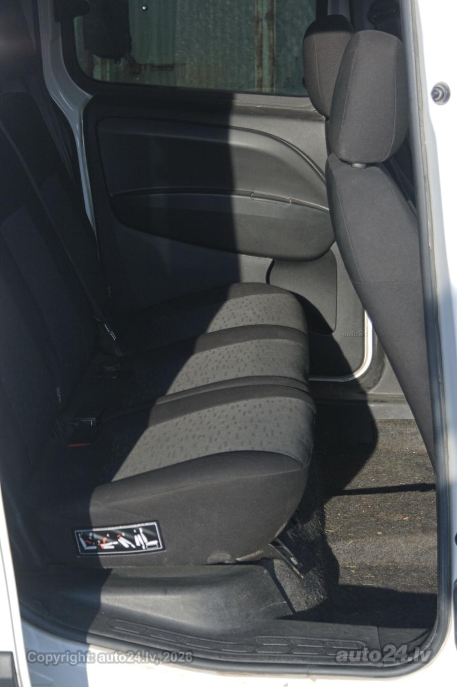 Balts Opel Combo 2013 Pērnava, ar dzinēja tilpumu 1.40 L un nobraukumu 224 tūkst. km par 2800 €, foto 8 vietnē AUTOMOTO.COM.LV