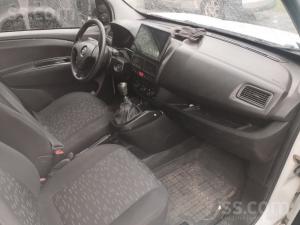 Balts Opel Combo 2015 Rīga, ar dzinēja tilpumu 1.40 L un nobraukumu 305 tūkst. km par 4850 €, foto 5 vietnē AUTOMOTO.COM.LV