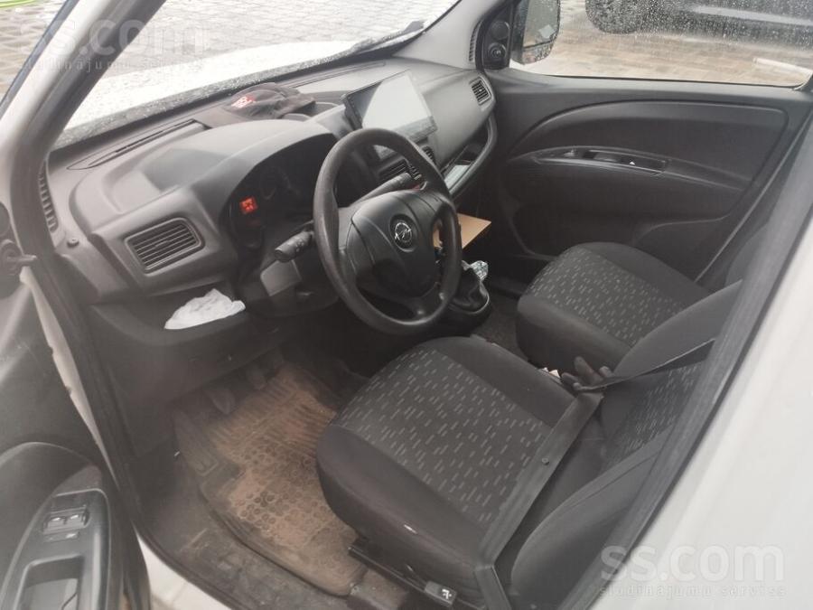 Balts Opel Combo 2015 Rīga, ar dzinēja tilpumu 1.40 L un nobraukumu 305 tūkst. km par 4850 €, foto 6 vietnē AUTOMOTO.COM.LV