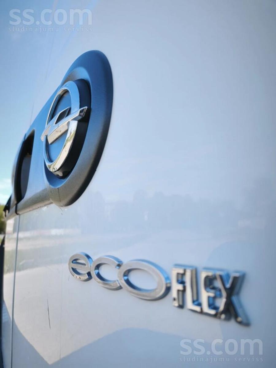 White Opel Combo 2017 in Riga, with an engine capacity of 1.30 L and mileage of 327 thousand km for 4599 €, photo 5 on AUTOMOTO.COM.LV