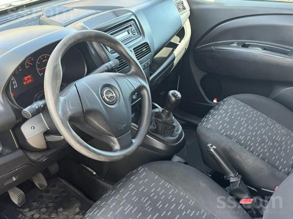 Balts Opel Combo 2017 Rīga, ar dzinēja tilpumu 1.30 L un nobraukumu 329 tūkst. km par 1950 €, foto 5 vietnē AUTOMOTO.COM.LV