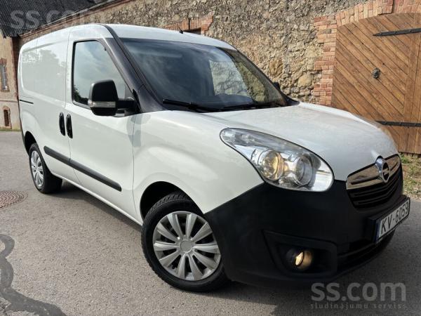 Balts Opel Combo 2017 Bauska, ar dzinēja tilpumu 1.30 L un nobraukumu 331 tūkst. km par 5500 €, foto  vietnē AUTOMOTO.COM.LV
