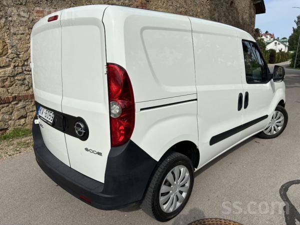 Balts Opel Combo 2017 Bauska, ar dzinēja tilpumu 1.30 L un nobraukumu 331 tūkst. km par 5500 €, foto 4 vietnē AUTOMOTO.COM.LV