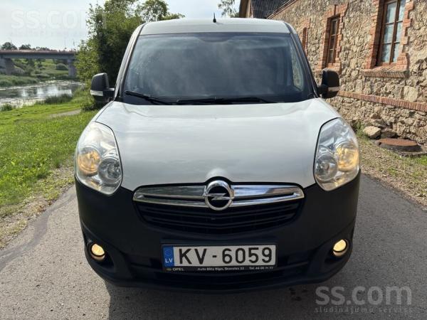 Balts Opel Combo 2017 Bauska, ar dzinēja tilpumu 1.30 L un nobraukumu 331 tūkst. km par 5500 €, foto 5 vietnē AUTOMOTO.COM.LV