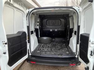 White Opel Combo 2018 in Riga, with an engine capacity of 1.30 L and mileage of 0 thousand km for 6900 €, photo 10 on AUTOMOTO.COM.LV