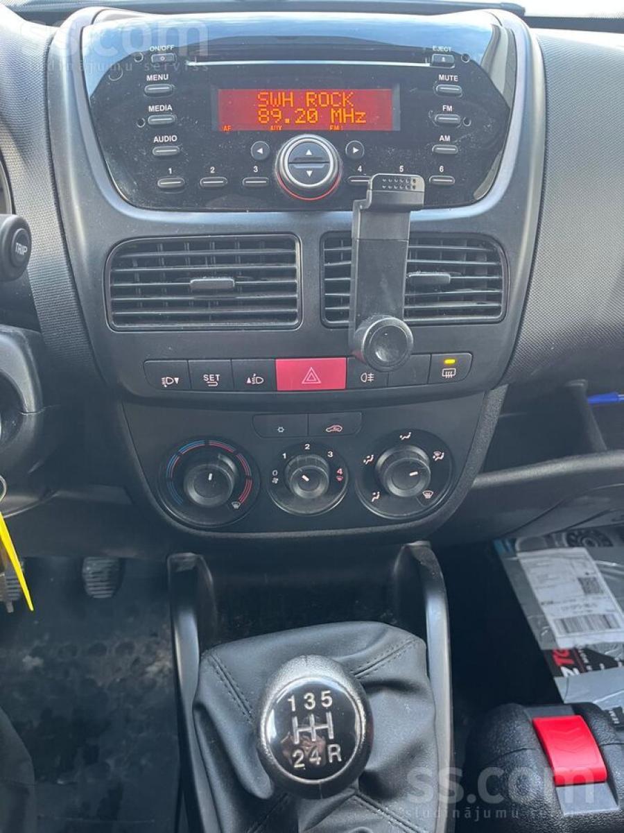 Balts Opel Combo 2018 Rīga, ar dzinēja tilpumu 1.30 L un nobraukumu 0 tūkst. km par 6750 €, foto 5 vietnē AUTOMOTO.COM.LV