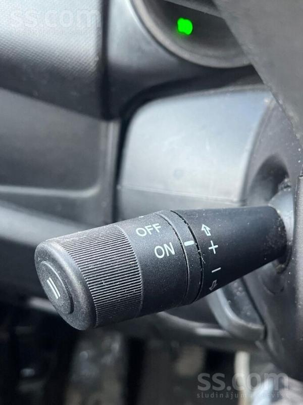 White Opel Combo 2018 in Riga, with an engine capacity of 1.30 L and mileage of 0 thousand km for 6750 €, photo 5 on AUTOMOTO.COM.LV