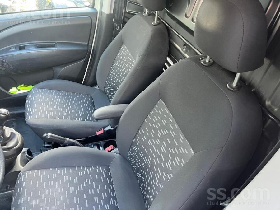 Balts Opel Combo 2018 Rīga, ar dzinēja tilpumu 1.30 L un nobraukumu 0 tūkst. km par 6750 €, foto 9 vietnē AUTOMOTO.COM.LV