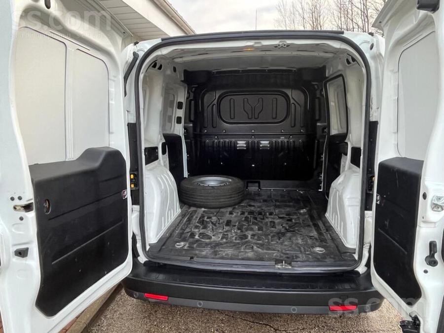 Balts Opel Combo 2018 Rīga, ar dzinēja tilpumu 1.30 L un nobraukumu 0 tūkst. km par 6750 €, foto 10 vietnē AUTOMOTO.COM.LV