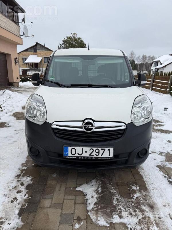 Balts Opel Combo 2018 Jelgava, ar dzinēja tilpumu 1.30 L un nobraukumu 107 tūkst. km par 7200 €, foto 1 vietnē AUTOMOTO.COM.LV