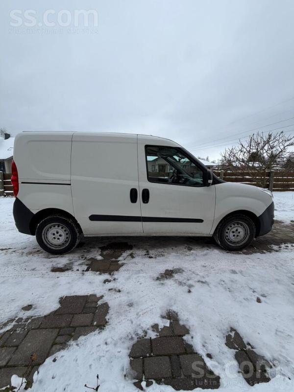 Balts Opel Combo 2018 Jelgava, ar dzinēja tilpumu 1.30 L un nobraukumu 107 tūkst. km par 7200 €, foto 2 vietnē AUTOMOTO.COM.LV