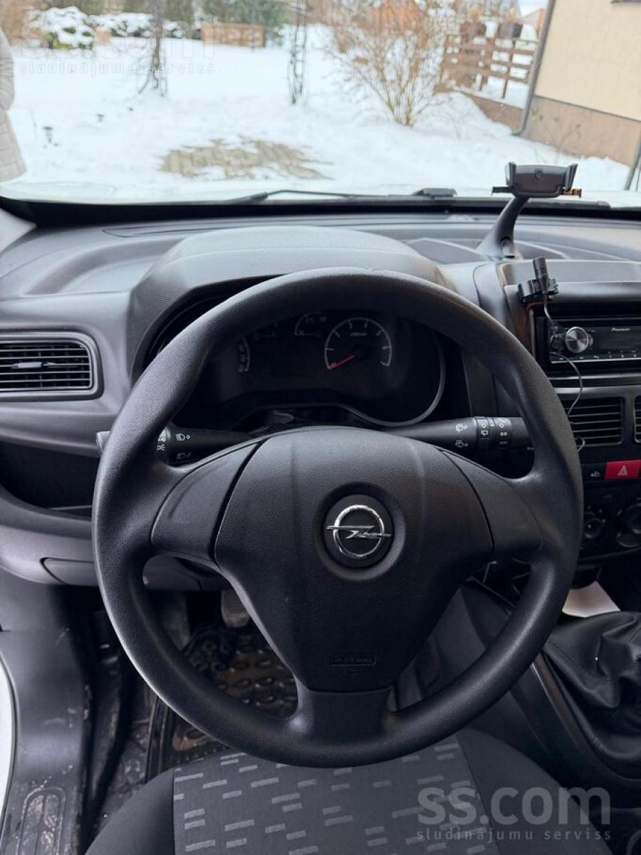 Balts Opel Combo 2018 Jelgava, ar dzinēja tilpumu 1.30 L un nobraukumu 107 tūkst. km par 7200 €, foto 5 vietnē AUTOMOTO.COM.LV