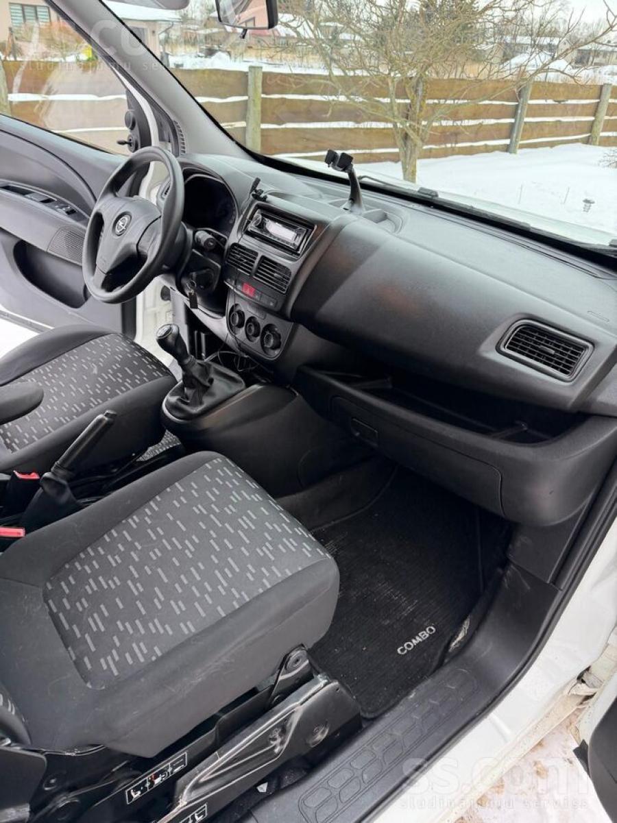 Balts Opel Combo 2018 Jelgava, ar dzinēja tilpumu 1.30 L un nobraukumu 107 tūkst. km par 7200 €, foto 6 vietnē AUTOMOTO.COM.LV
