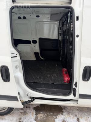 Balts Opel Combo 2018 Jelgava, ar dzinēja tilpumu 1.30 L un nobraukumu 107 tūkst. km par 7200 €, foto 8 vietnē AUTOMOTO.COM.LV
