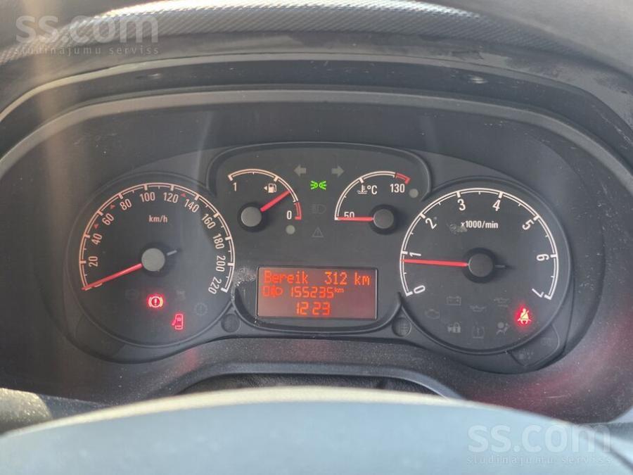 White Opel Combo 2018 in Riga, with an engine capacity of 1.30 L and mileage of 0 thousand km for 6500 €, photo 4 on AUTOMOTO.COM.LV