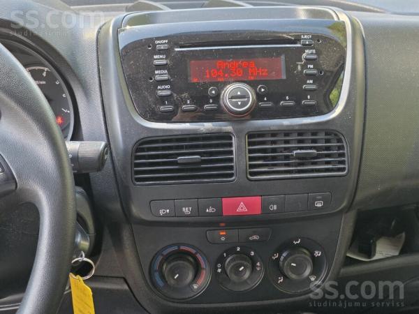 Opel Combo 2018 in Riga on AUTOMOTO.COM.LV White Opel Combo 2018 in Riga, with an engine capacity of 1.30 L and mileage of 0 thousand km for 6500 €, photo 8 on AUTOMOTO.COM.LV