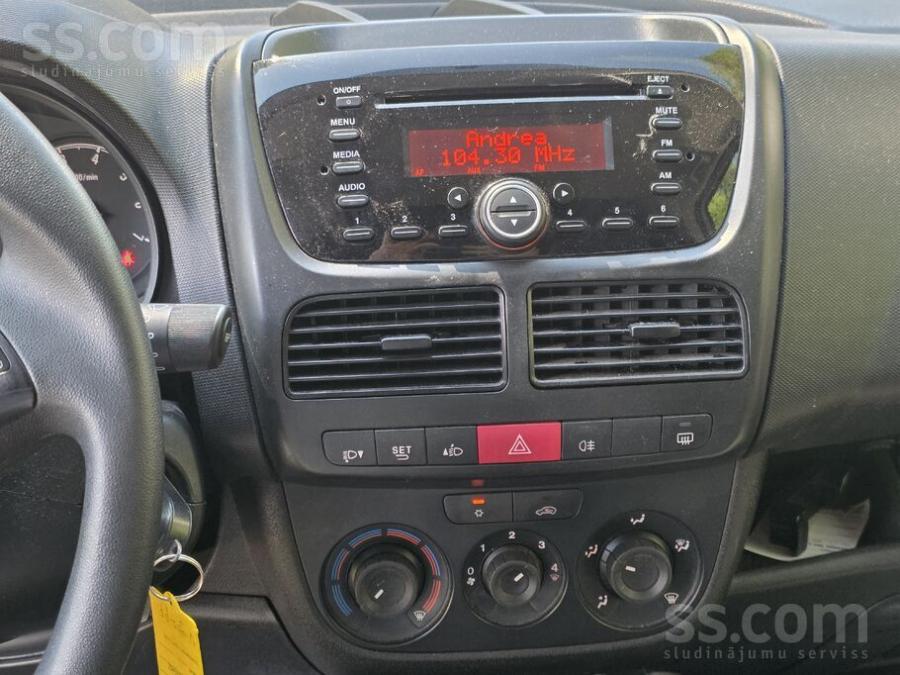 White Opel Combo 2018 in Riga, with an engine capacity of 1.30 L and mileage of 0 thousand km for 6500 €, photo 8 on AUTOMOTO.COM.LV