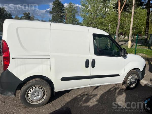 Opel Combo 2018 in Riga on AUTOMOTO.COM.LV White Opel Combo 2018 in Riga, with an engine capacity of 1.30 L and mileage of 0 thousand km for 6500 €, photo 10 on AUTOMOTO.COM.LV