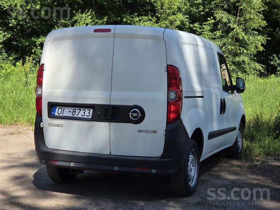 White Opel Combo 2018 in Riga, with an engine capacity of 1.30 L and mileage of 0 thousand km for 6500 €, photo 14 on AUTOMOTO.COM.LV
