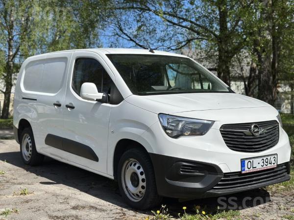 Balts Opel Combo 2019 Rīga, ar dzinēja tilpumu 1.50 L un nobraukumu 129 tūkst. km par 10850 €, foto 2 vietnē AUTOMOTO.COM.LV
