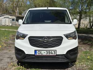 Balts Opel Combo 2019 Rīga, ar dzinēja tilpumu 1.50 L un nobraukumu 129 tūkst. km par 10850 €, foto 4 vietnē AUTOMOTO.COM.LV