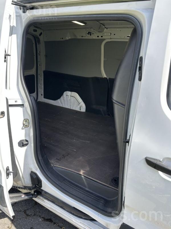 Balts Opel Combo 2019 Rīga, ar dzinēja tilpumu 1.50 L un nobraukumu 129 tūkst. km par 10850 €, foto 9 vietnē AUTOMOTO.COM.LV