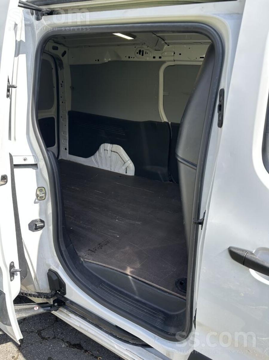 Balts Opel Combo 2019 Rīga, ar dzinēja tilpumu 1.50 L un nobraukumu 129 tūkst. km par 10850 €, foto 10 vietnē AUTOMOTO.COM.LV