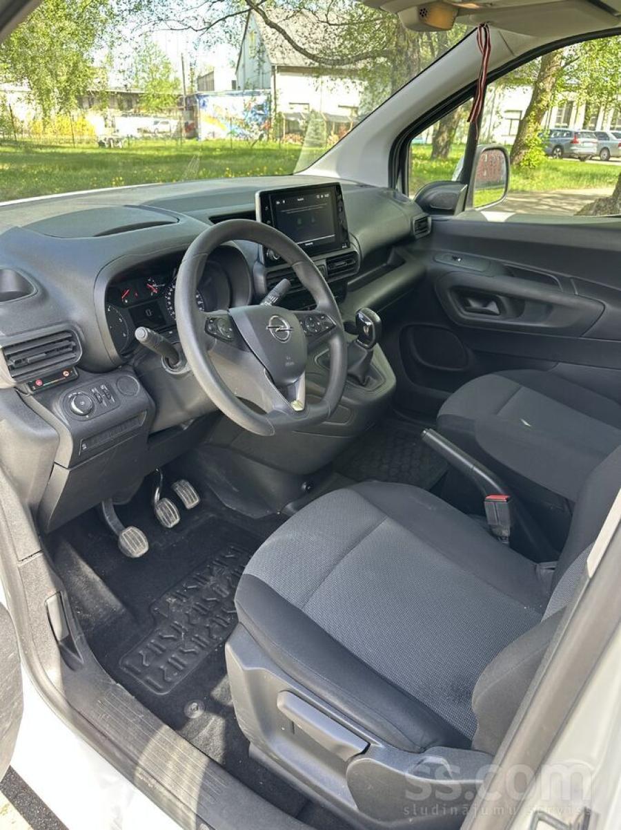 Balts Opel Combo 2019 Rīga, ar dzinēja tilpumu 1.50 L un nobraukumu 130 tūkst. km par 10350 €, foto 12 vietnē AUTOMOTO.COM.LV