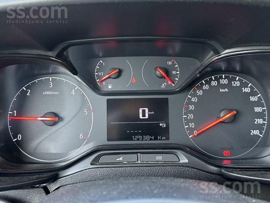 Balts Opel Combo 2019 Rīga, ar dzinēja tilpumu 1.50 L un nobraukumu 130 tūkst. km par 10350 €, foto 14 vietnē AUTOMOTO.COM.LV