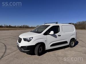 White Opel Combo 2019 in Riga, with an engine capacity of 1.60 L and mileage of 181 thousand km for 7770 €, photo 3 on AUTOMOTO.COM.LV