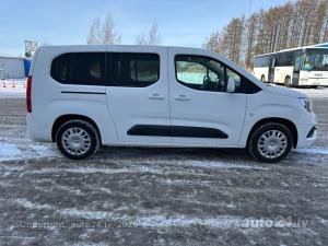 White Opel Combo 2020 in Tartu, with an engine capacity of 1.50 L and mileage of 164 thousand km for 11999 €, photo 3 on AUTOMOTO.COM.LV